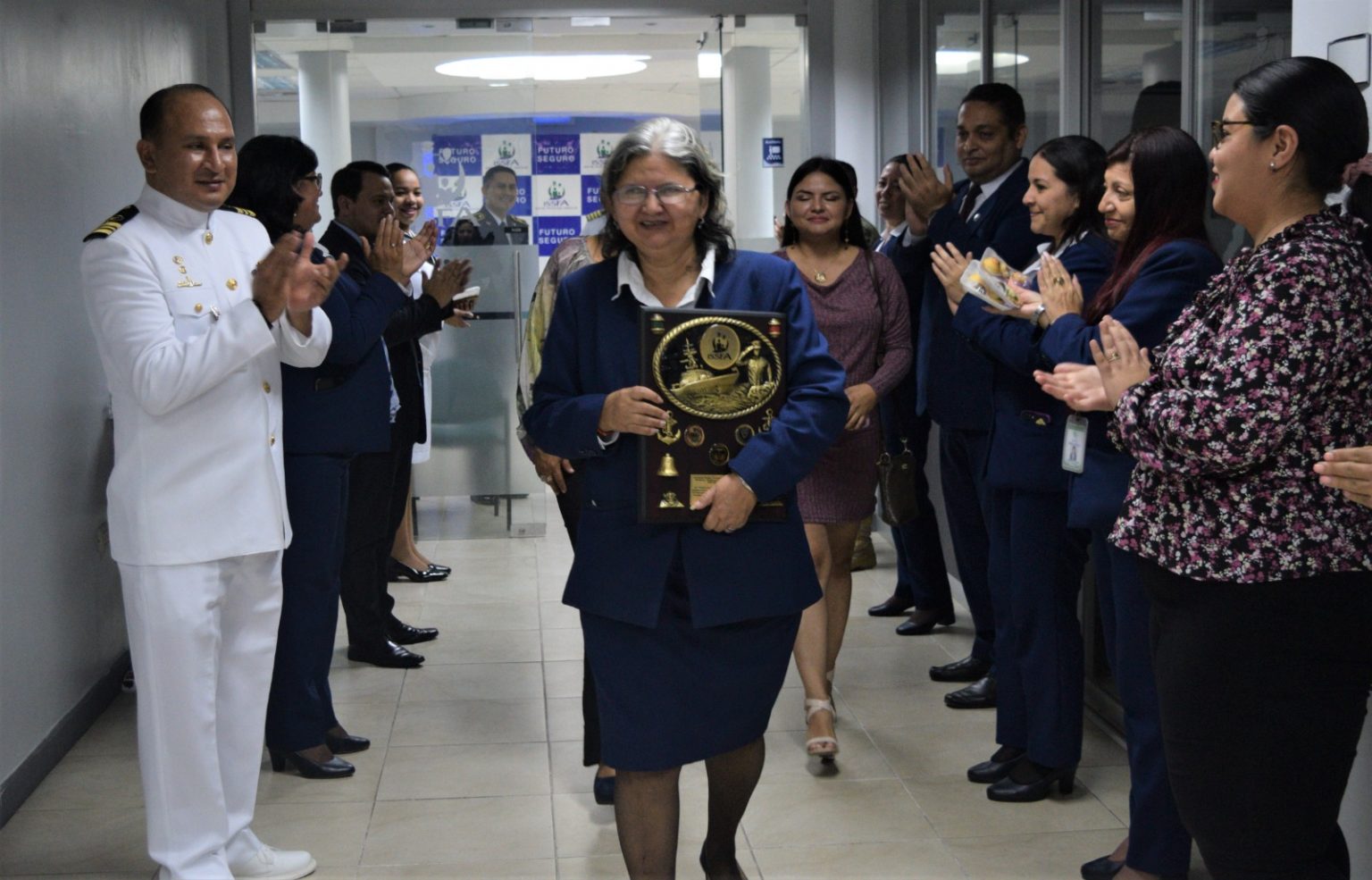 CEREMONIA DE JUBILACIÓN EN GUAYAQUIL : ISSFA